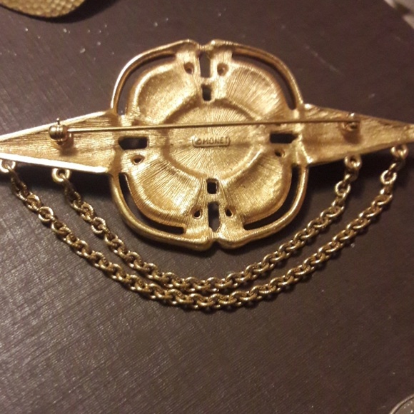 Monet | Jewelry | Vintage Monet Brooch | Poshmark